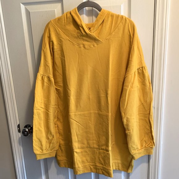 Agnes & Dora | Tops | Agnes Dora Xxl Gold Puff Sleeve Fleece Pullover ...